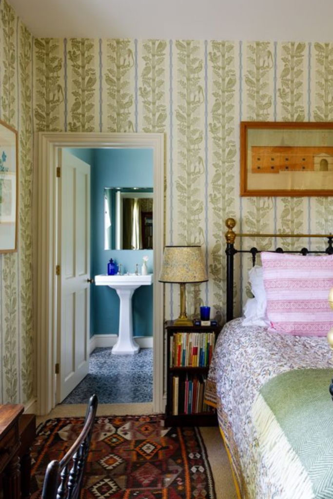 15 Colorful Bedroom Wallpaper Ideas that Will Brighten Any Room ...