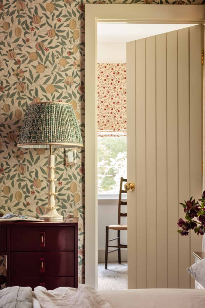 15 Colorful Bedroom Wallpaper Ideas that Will Brighten Any Room ...
