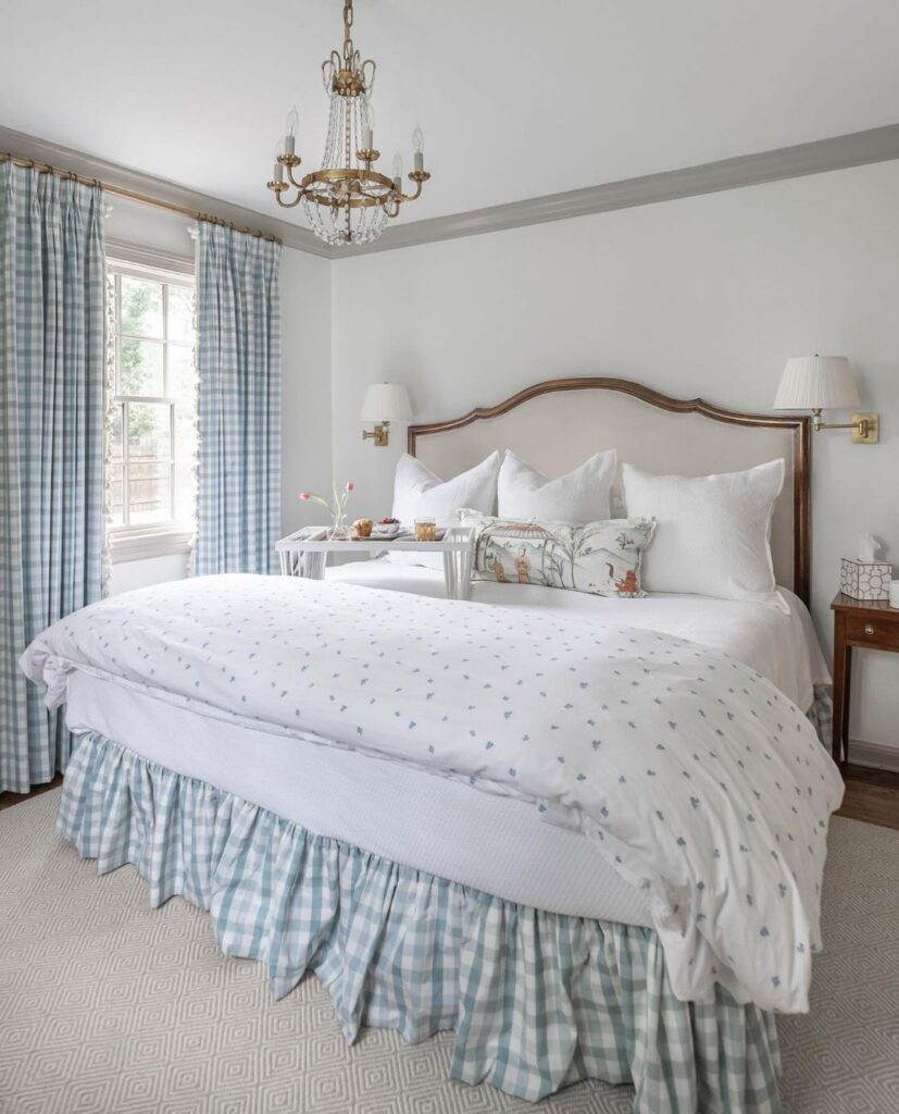 How to Decorate with Gingham - Copy These Beautiful Decorating Ideas ...
