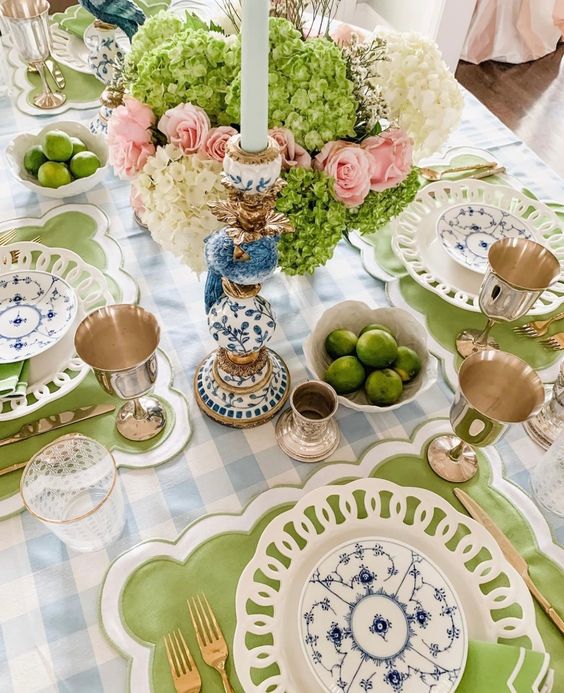 How to Decorate with Gingham - Copy These Beautiful Decorating Ideas ...