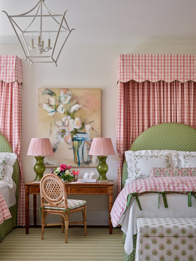 How to Decorate with Gingham - Copy These Beautiful Decorating Ideas ...